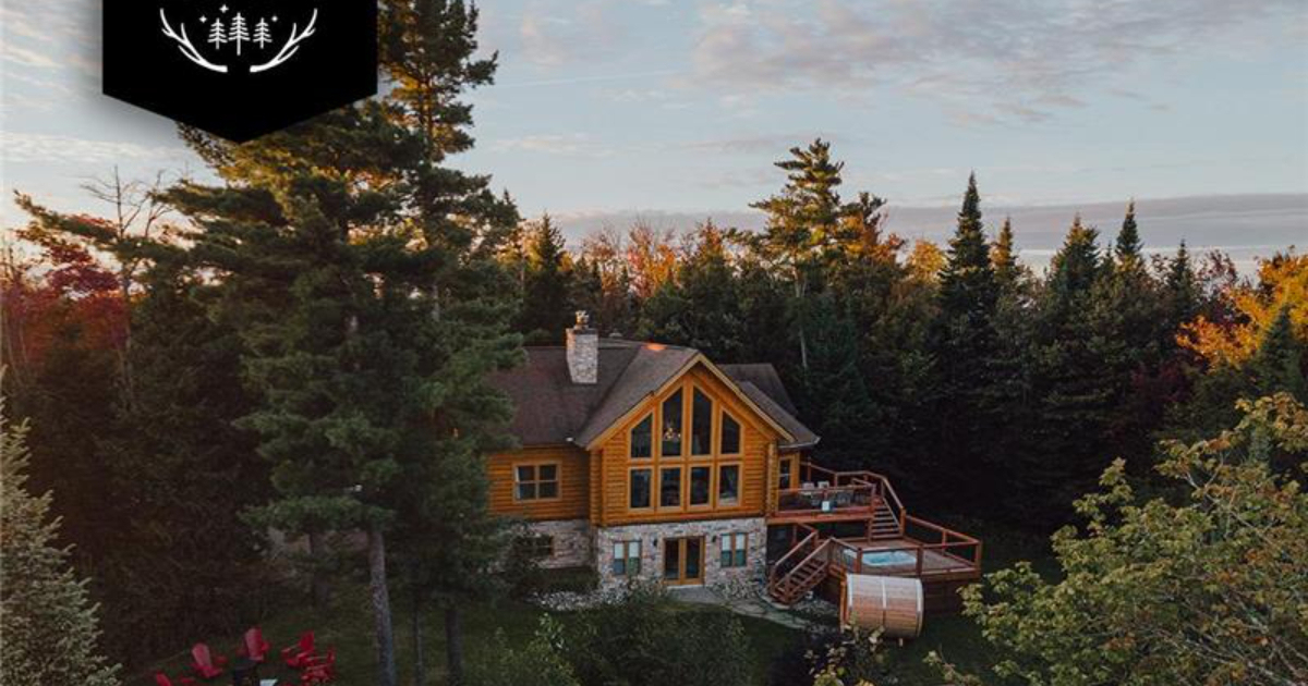 Chalet à louer à Mille-Isles, Laurentides | Chalet Red Deer Spa (Lac ...