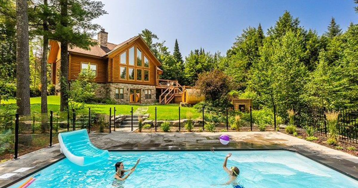 Chalet à louer à Mille-Isles, Laurentides | Chalet Red Deer Spa (Lac ...